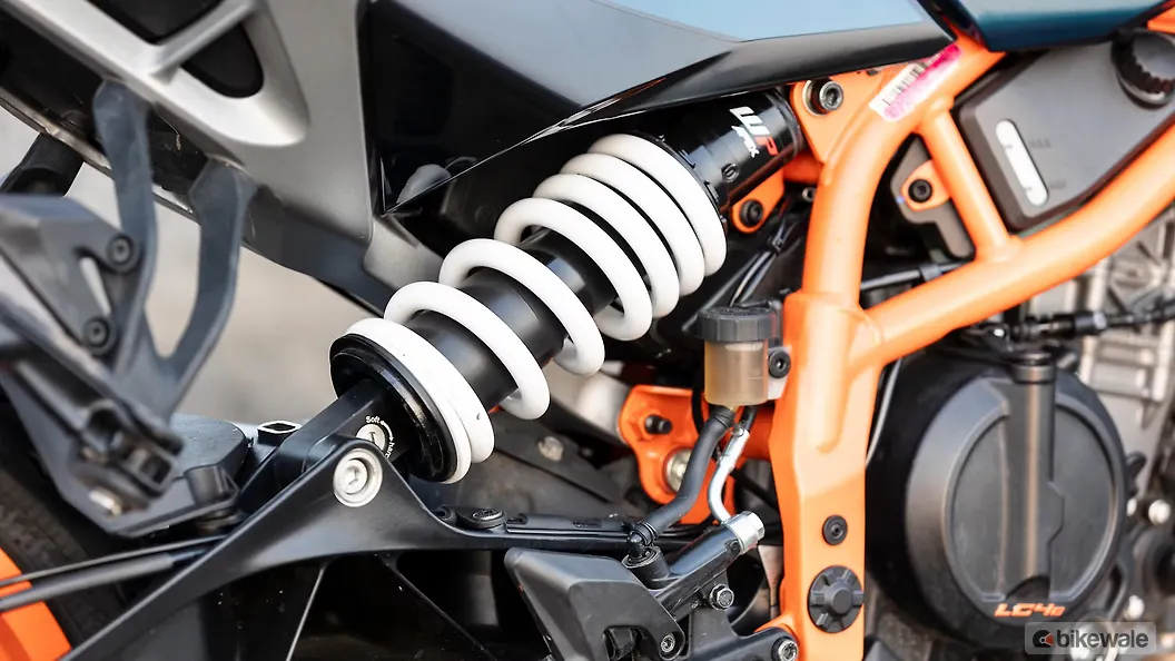 KTM 390 Duke Front Suspension Preload Adjuster Image – BikeWale