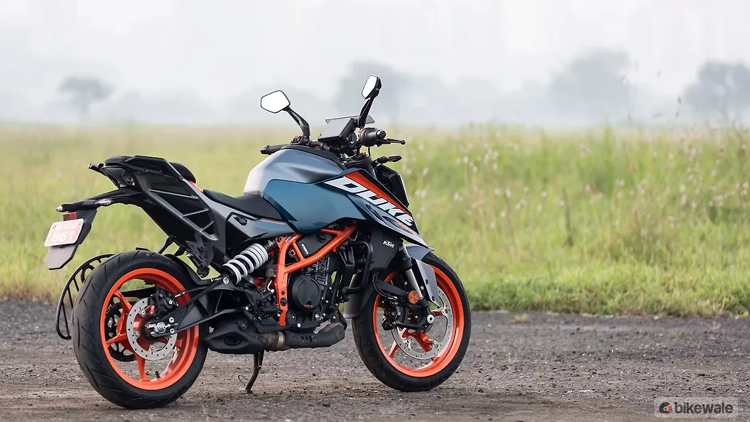 KTM 390 Duke Right Rear Three Quarter Image – BikeWale