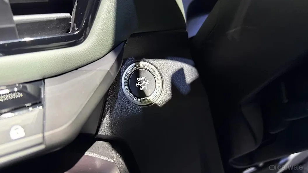 Duster Engine Start Button Image, Duster Photos in India - CarWale