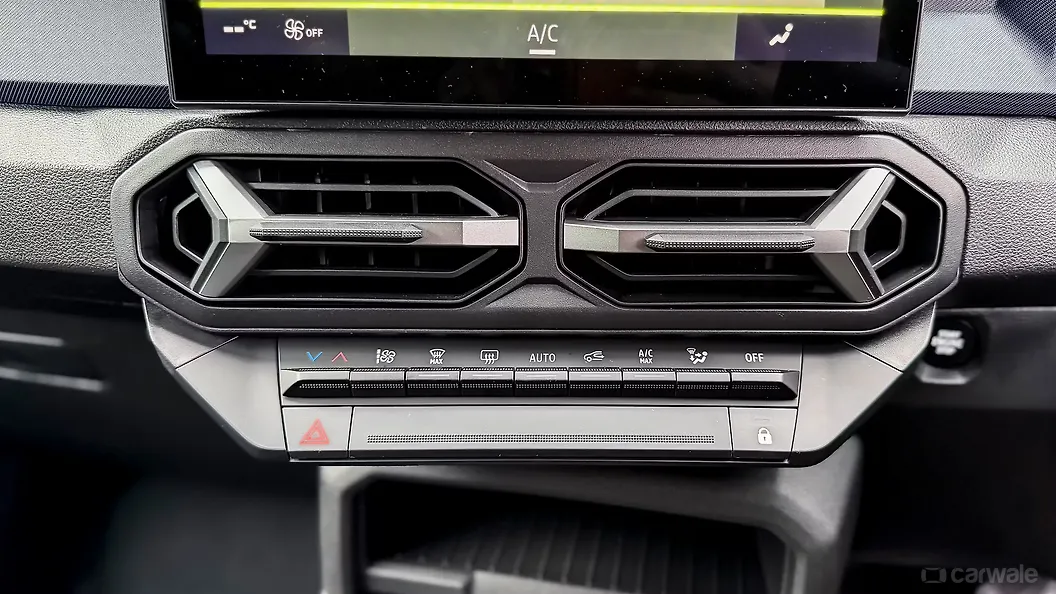 Duster Open Boot/Trunk Image, Duster Photos in India - CarWale