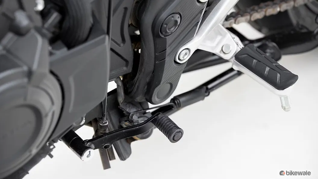 Honda NX500 Rider Footpeg Image – BikeWale