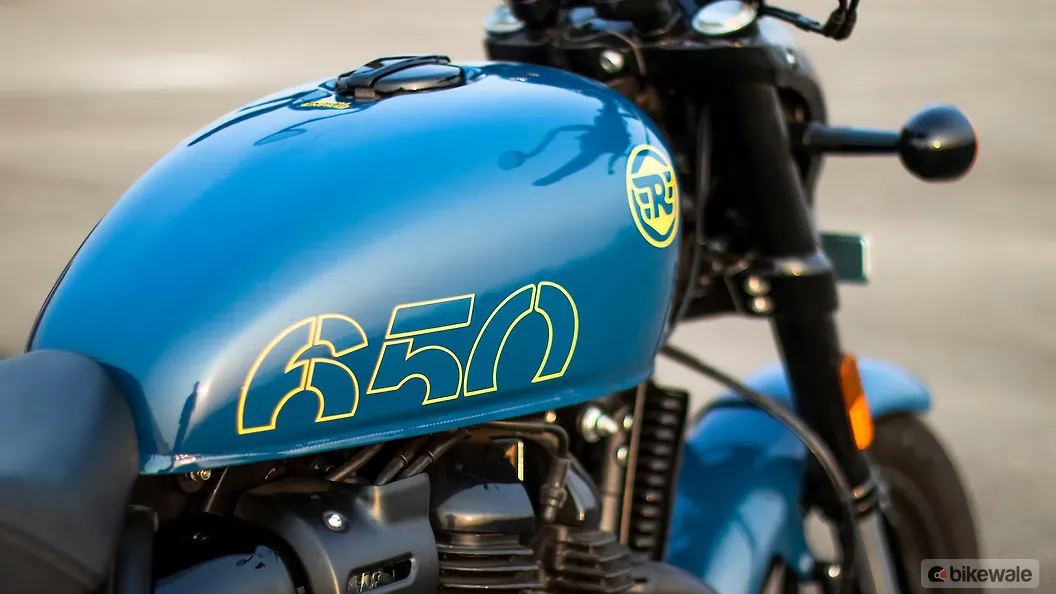 Royal Enfield Shotgun 650 Branding/Fuel Tank Decal Image – BikeWale