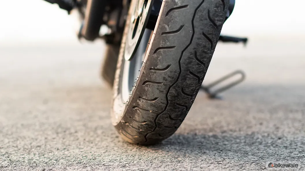 Royal Enfield Shotgun 650 Front Tyre Image – BikeWale