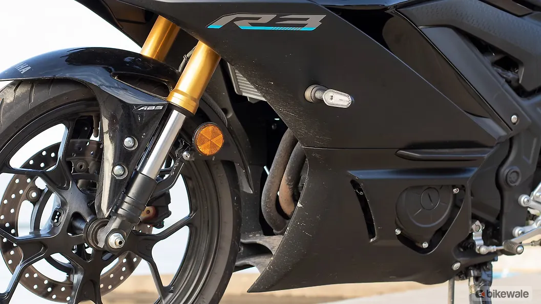 Yamaha YZF-R3 Fuel Tank Image – BikeWale