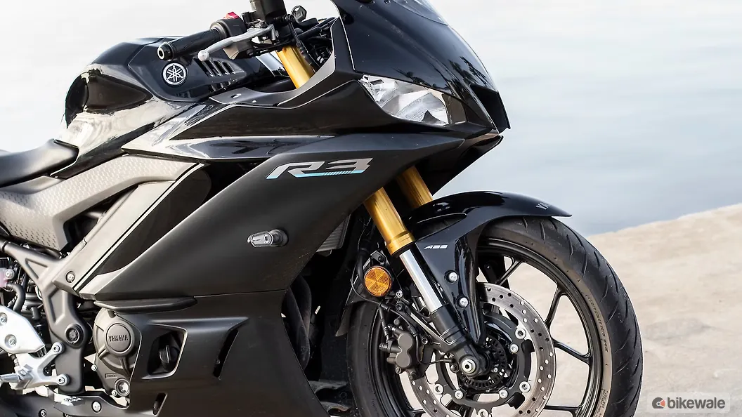 Yamaha YZF-R3 Head Light Image – BikeWale