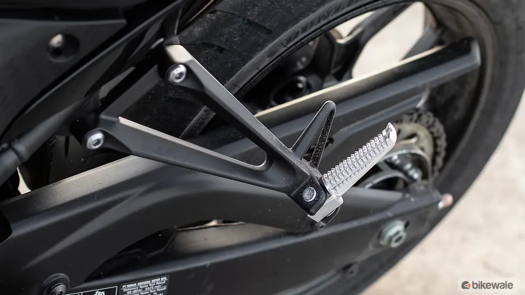 Yamaha R3 Pillion Footrest Image – BikeWale
