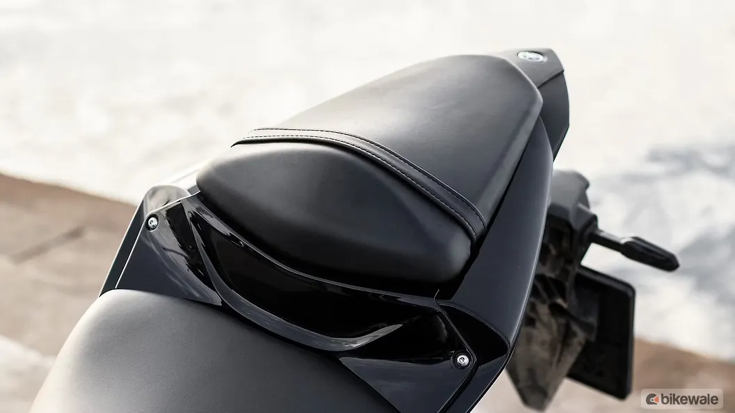 Yamaha R3 Rider Seat Image – BikeWale