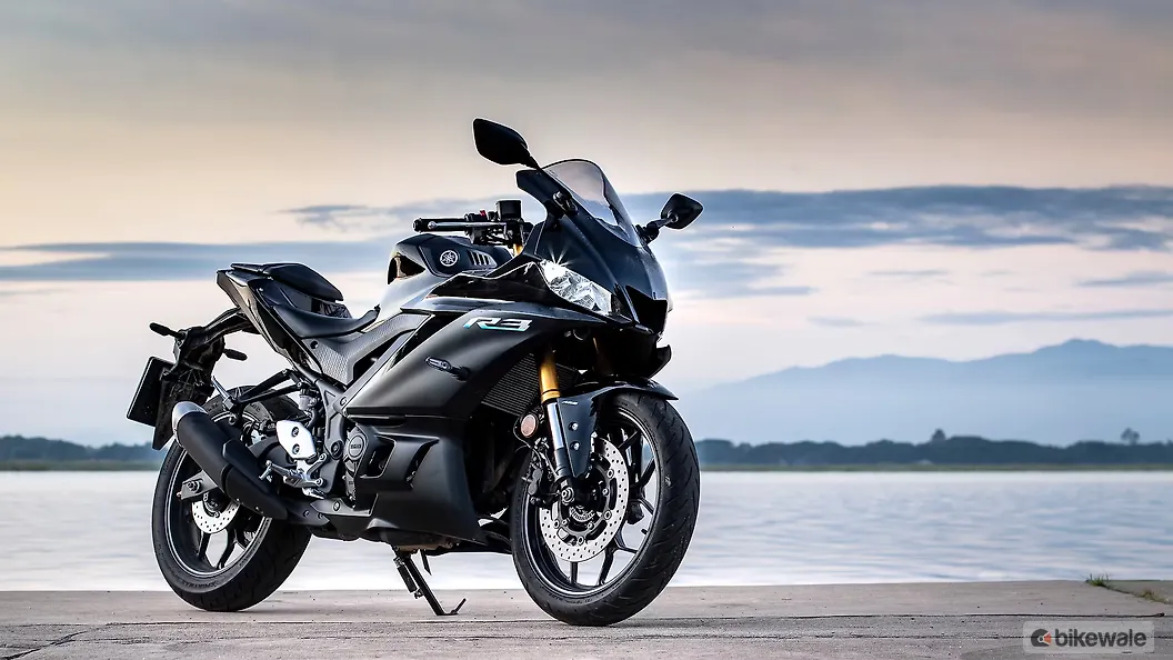 Yamaha YZF-R3 Rear Reflex Reflector Image – BikeWale