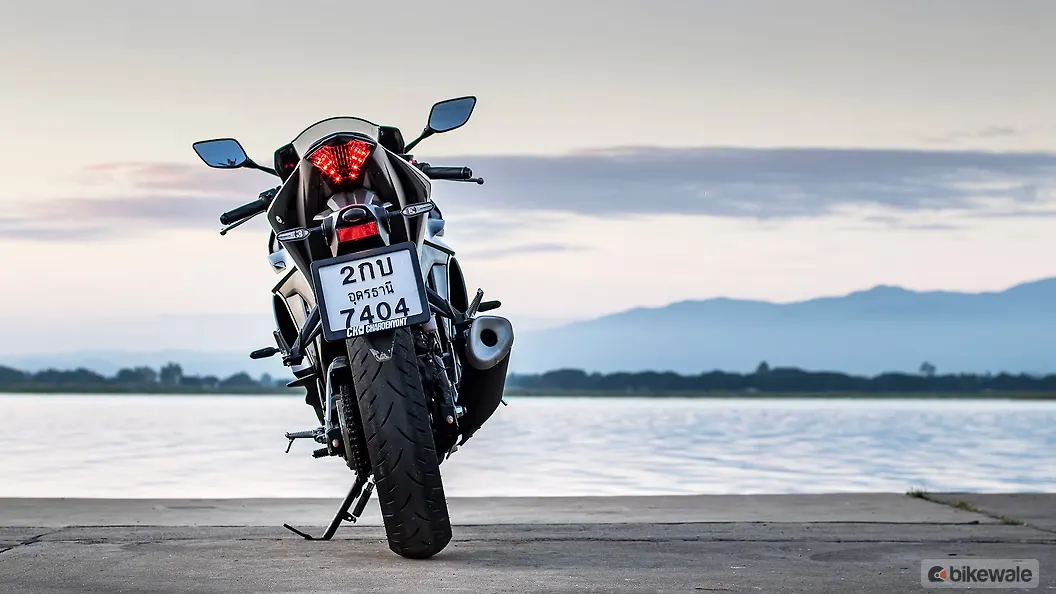 Yamaha R3 Right Side View Image – BikeWale