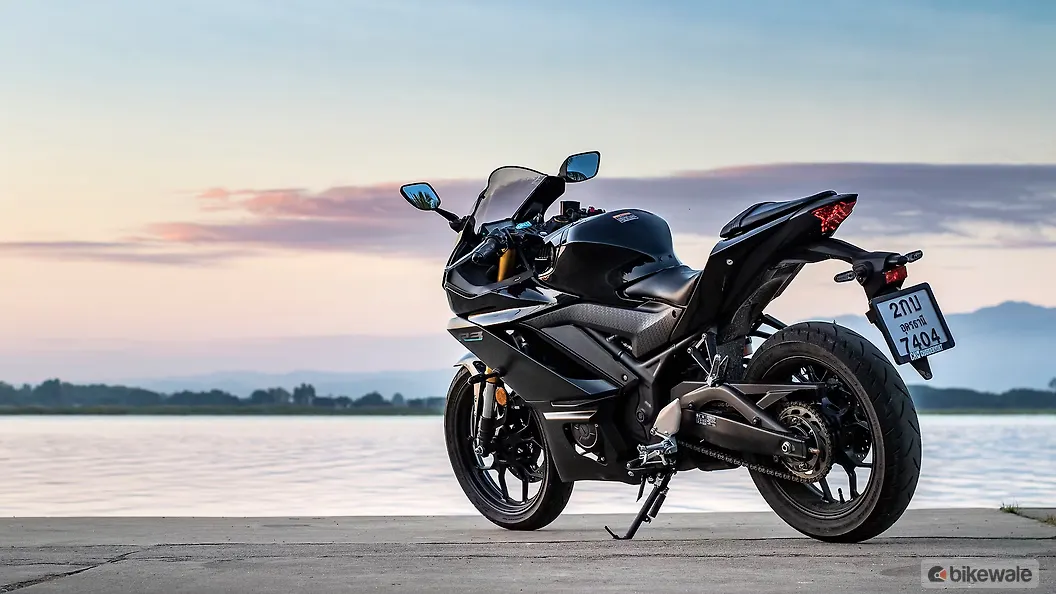Yamaha R3 Right Side View Image – BikeWale