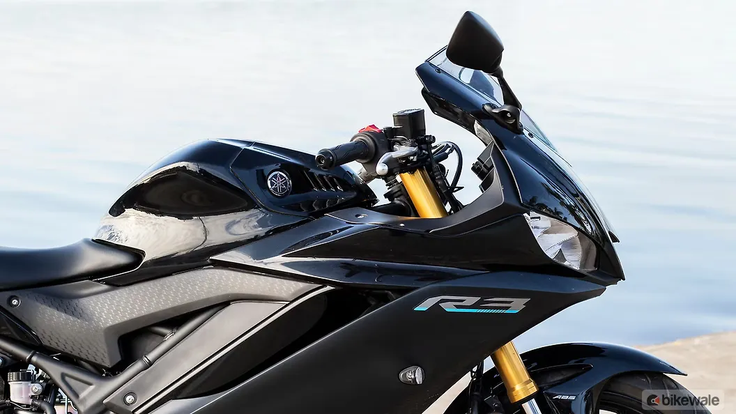 Yamaha R3 Right Side View Image – BikeWale