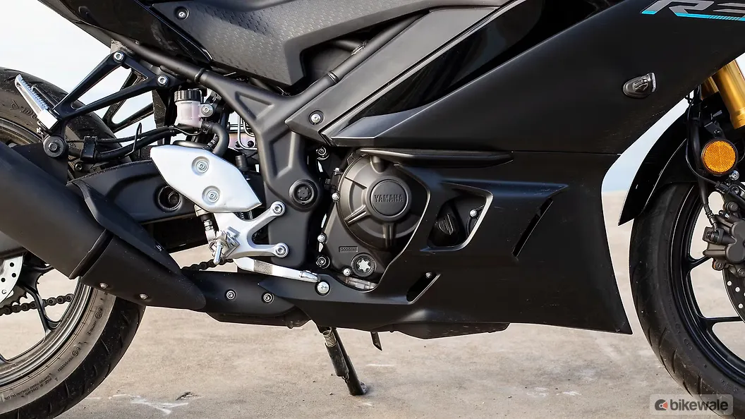 Yamaha YZF-R3 Right Side View Image – BikeWale