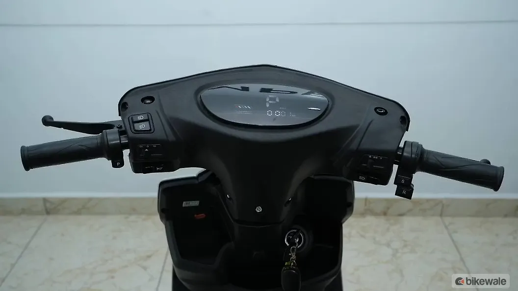 Ampere Reo Right Side Body Panel Image – BikeWale