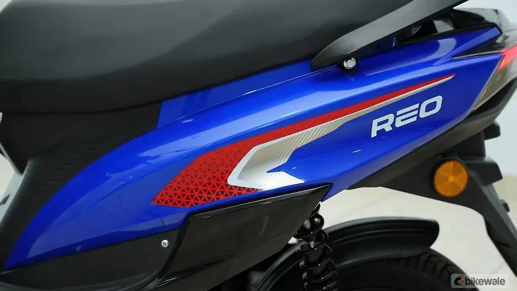 Ampere Reo Right Side Body Panel Image – BikeWale