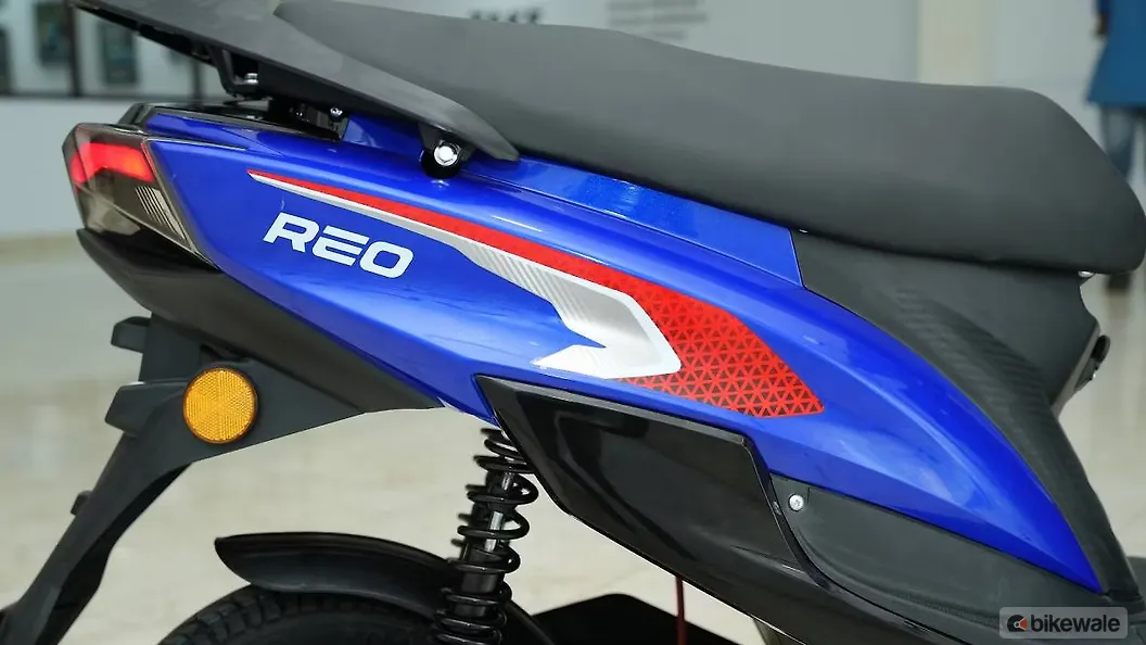 Ampere Reo Right Side Body Panel Image – BikeWale