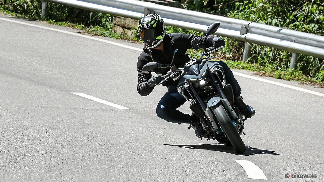Yamaha MT-03 Right Side View Image – BikeWale