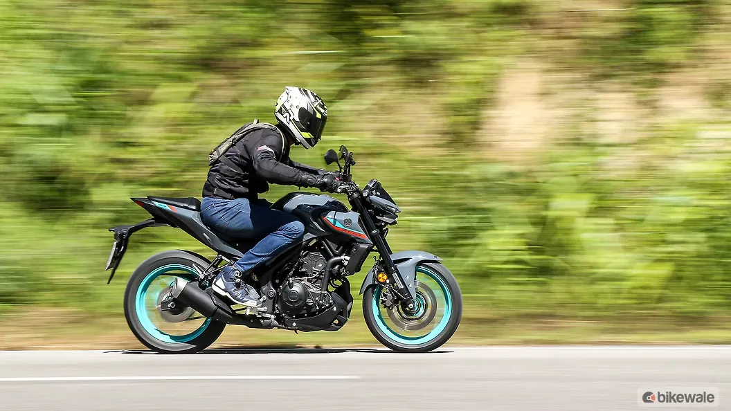 Yamaha MT-03 Right Side View Image – BikeWale