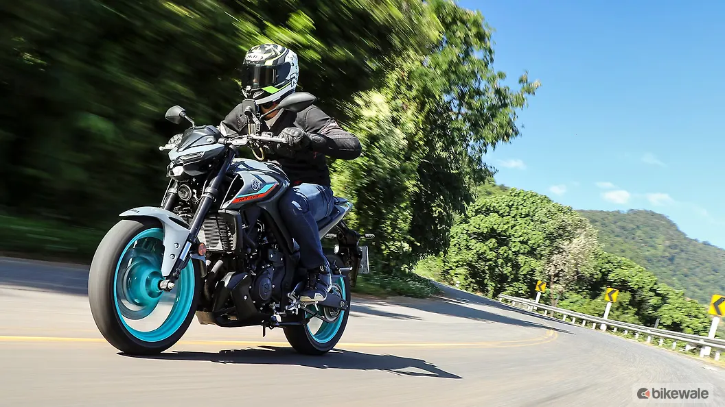 Yamaha MT-03 Right Side View Image – BikeWale
