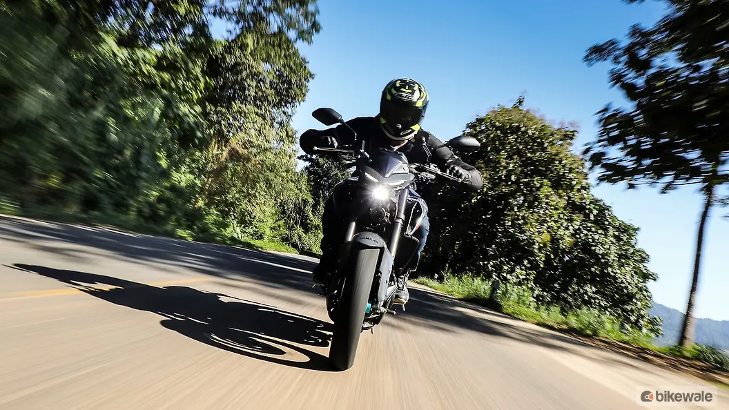 Yamaha MT-03 Right Side View Image – BikeWale
