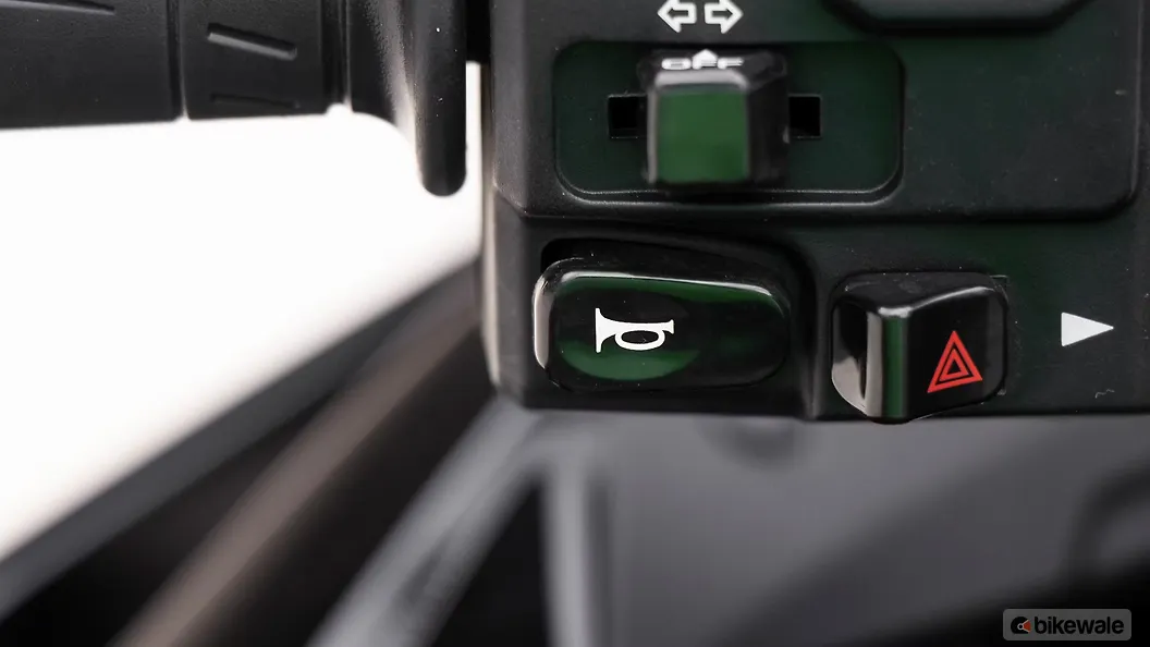 Kawasaki Ninja ZX-6R High Beam Low Beam Switch Image – BikeWale