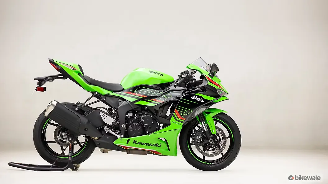 Kawasaki Ninja ZX-6R Right Rear Three Quarter Image – BikeWale