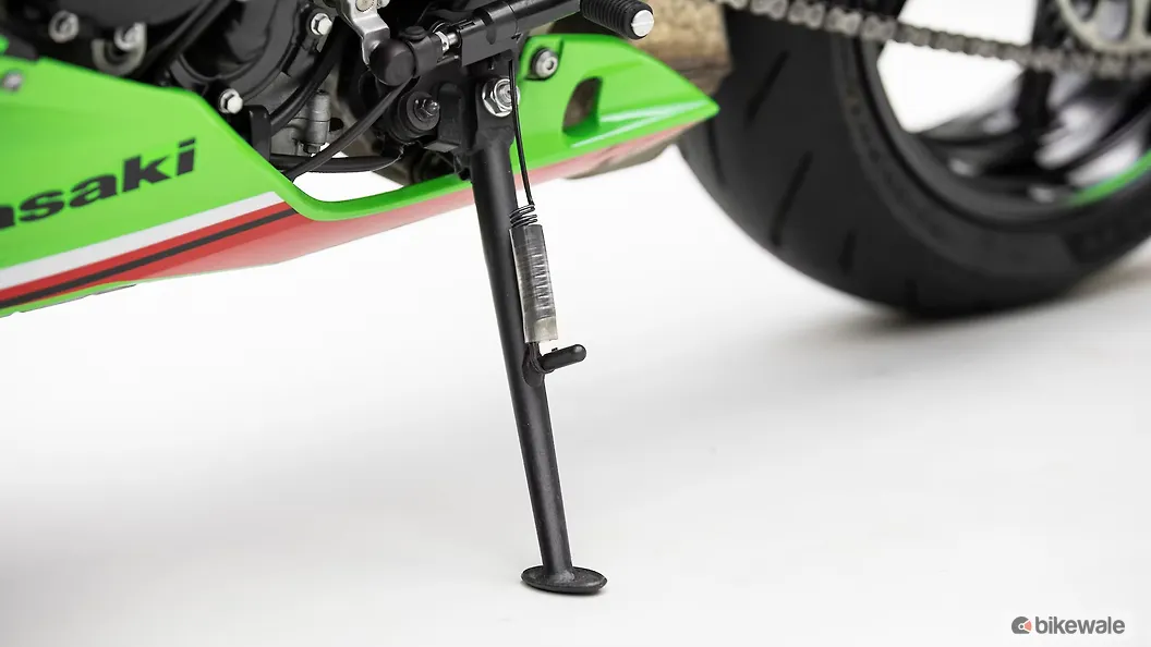 Kawasaki Ninja ZX-6R [2024] Side Stand Image – BikeWale