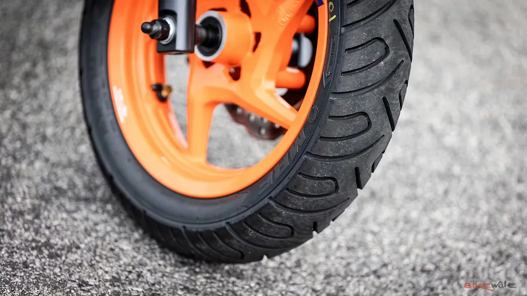 Ather 450 Apex Front Tyre Image – BikeWale