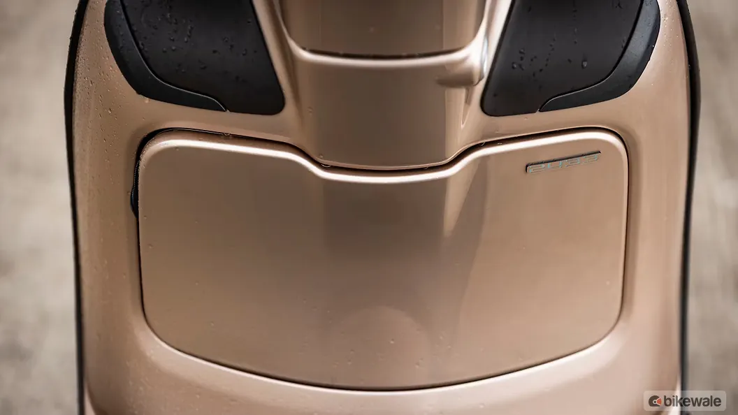 Bajaj Chetak Right Rear Three Quarter Image – BikeWale