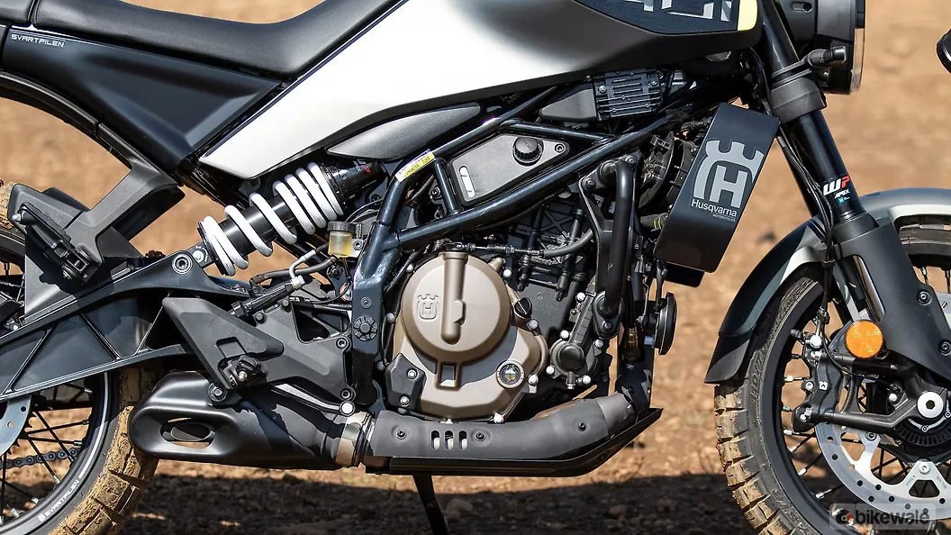 Husqvarna Svartpilen 401 Engine From Left Image – BikeWale