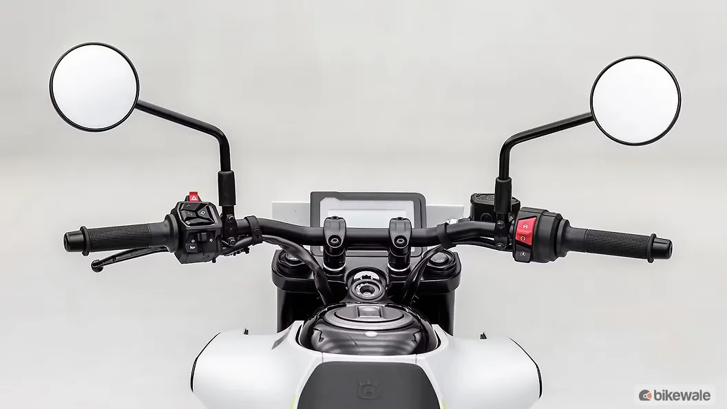 Husqvarna Vitpilen 250 Handlebar Image – BikeWale