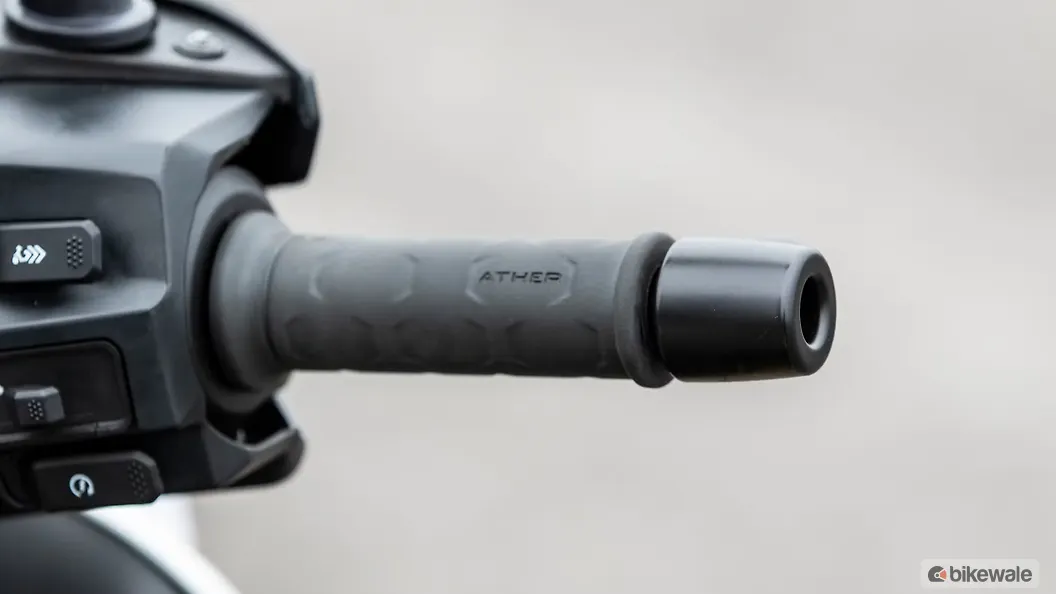 Ather Rizta Handlebar Image – BikeWale