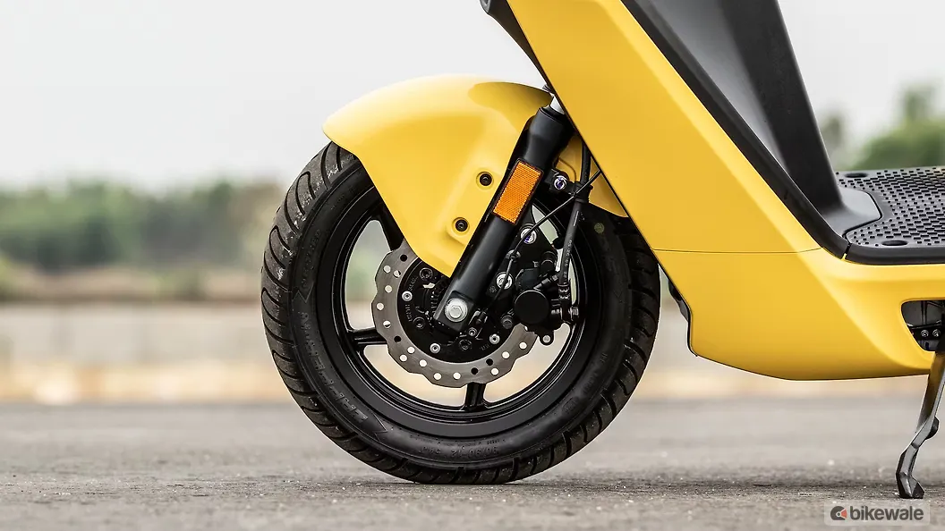 Ather Rizta Front Tyre Image – BikeWale