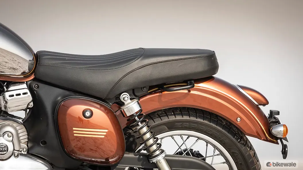 Jawa 350 Seat Image – BikeWale