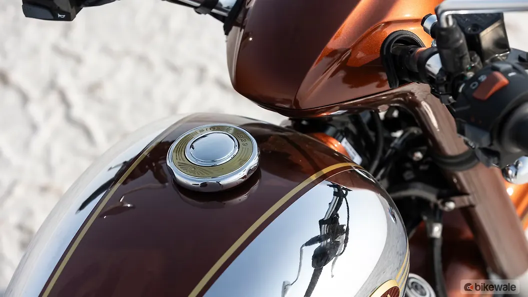 Jawa 350 Fuel Tank Image – BikeWale
