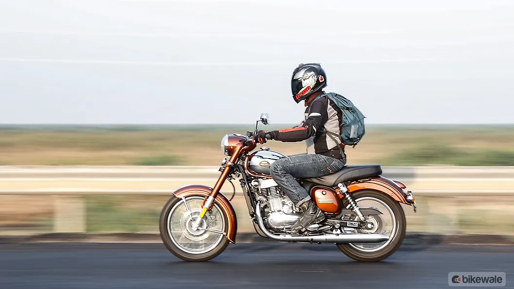 Jawa 350 Right Side View Image – BikeWale