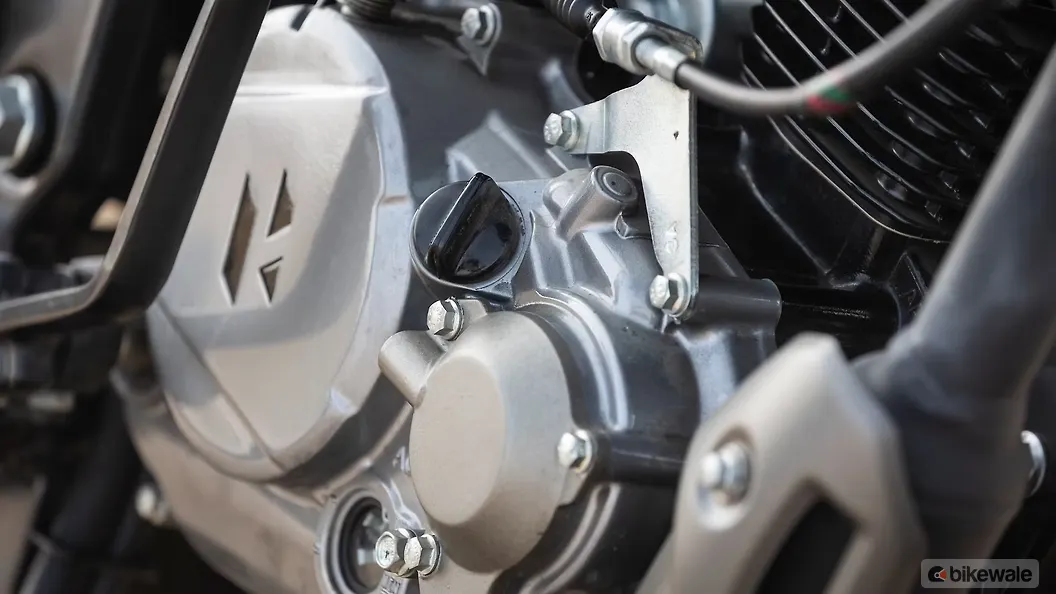 Hero Xtreme 125R Oil Cap/Dipstick Image – BikeWale