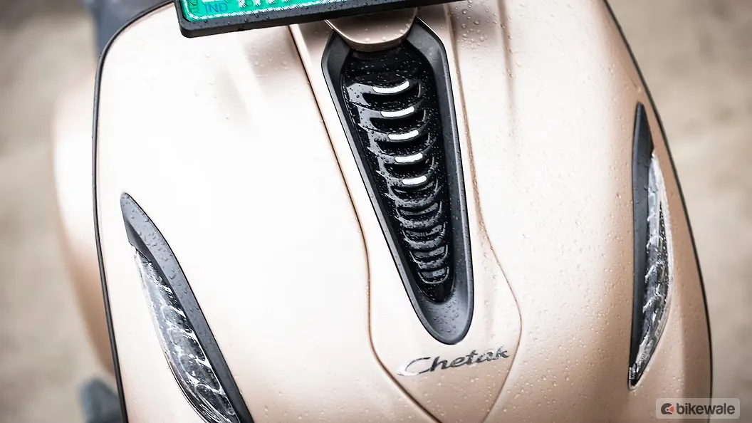 Bajaj Chetak Front Panel Badging/Logo Image – BikeWale