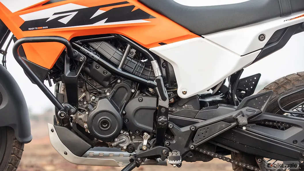 KTM 390 Adventure Handlebar Clamp Image – BikeWale