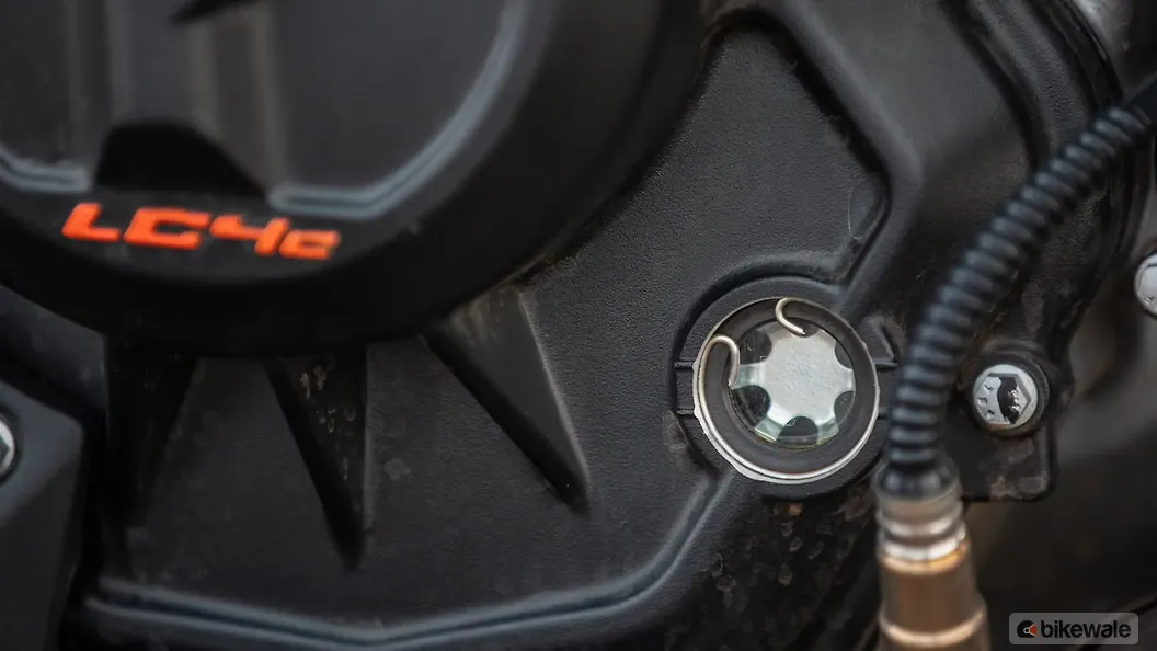 KTM 390 Adventure Engine Oil Level Indicator Image – BikeWale