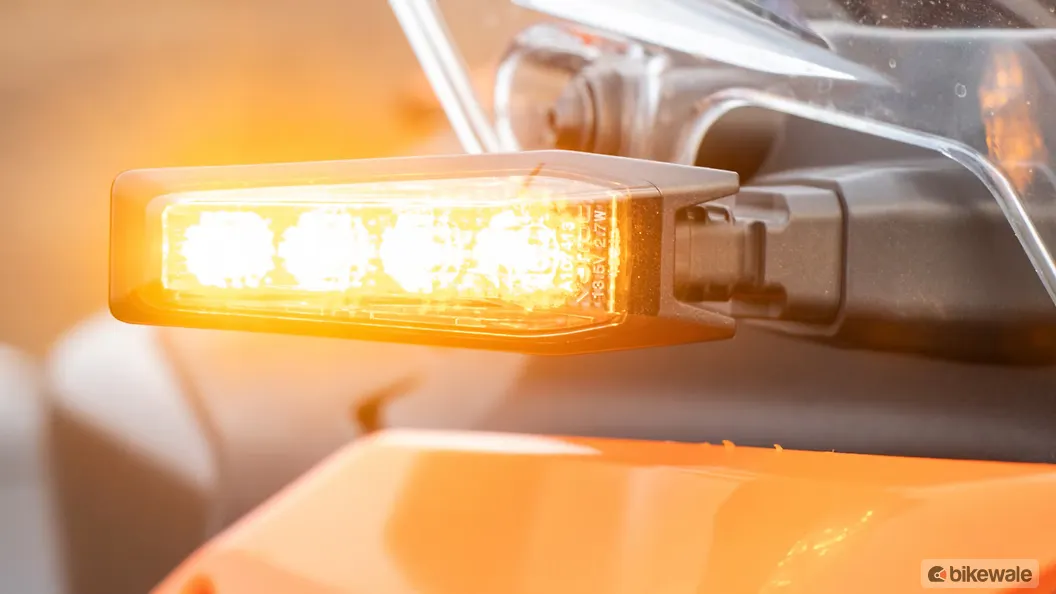 KTM 390 Adventure Front Turn Indicators Image – BikeWale