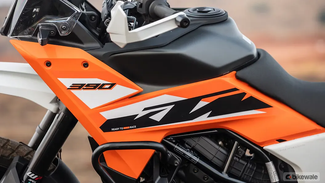KTM 390 Adventure Closed Fuel Lid Image – BikeWale