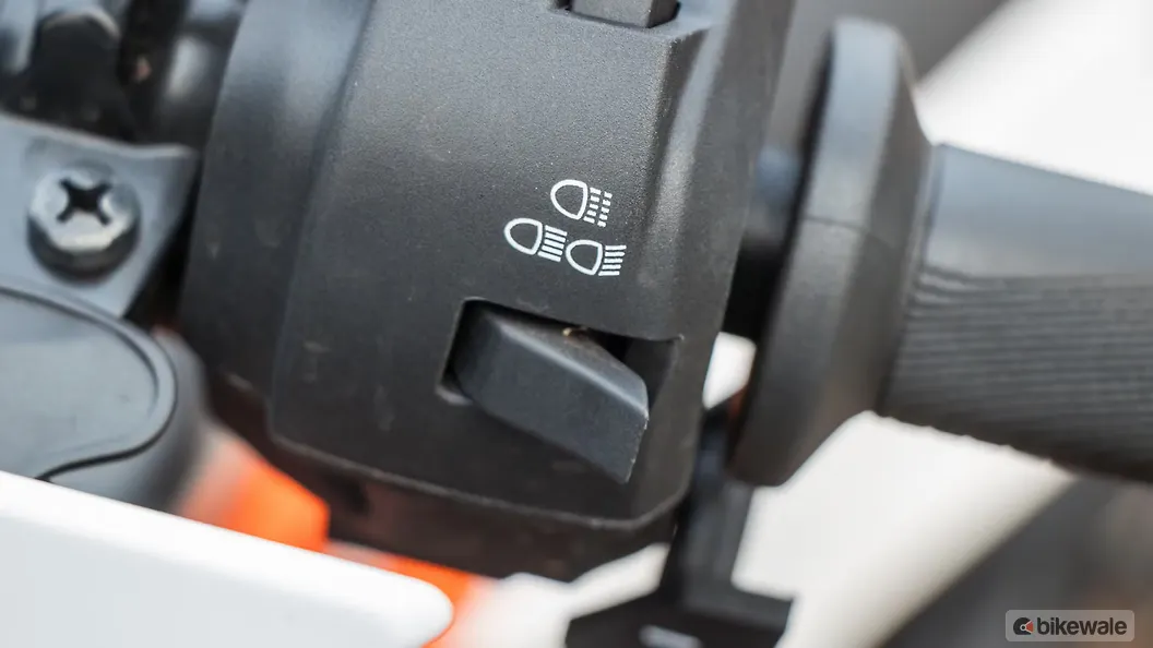 KTM 390 Adventure Hazard Warning Lights Switch Image – BikeWale
