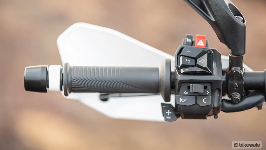 KTM 390 Adventure Left Side Handlebar Grip Image – BikeWale