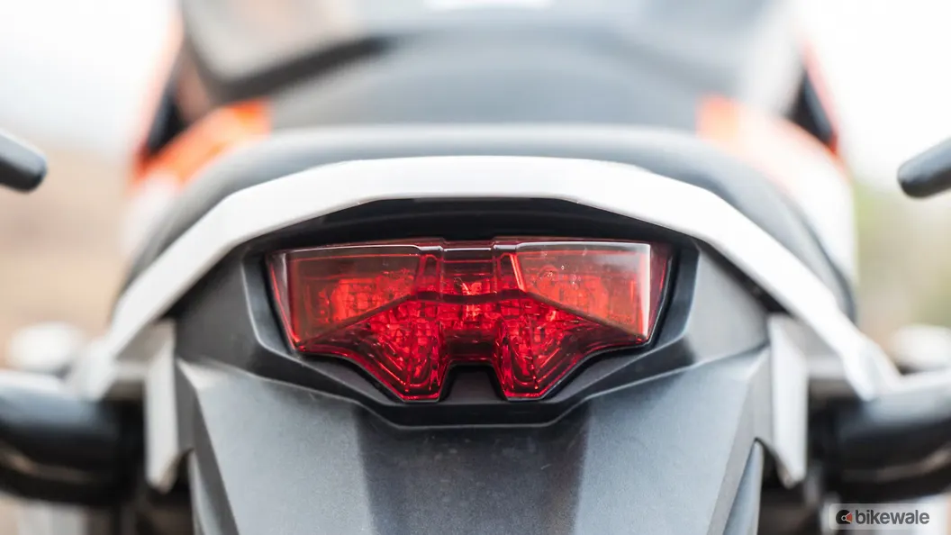 KTM 390 Adventure Handlebar Image – BikeWale