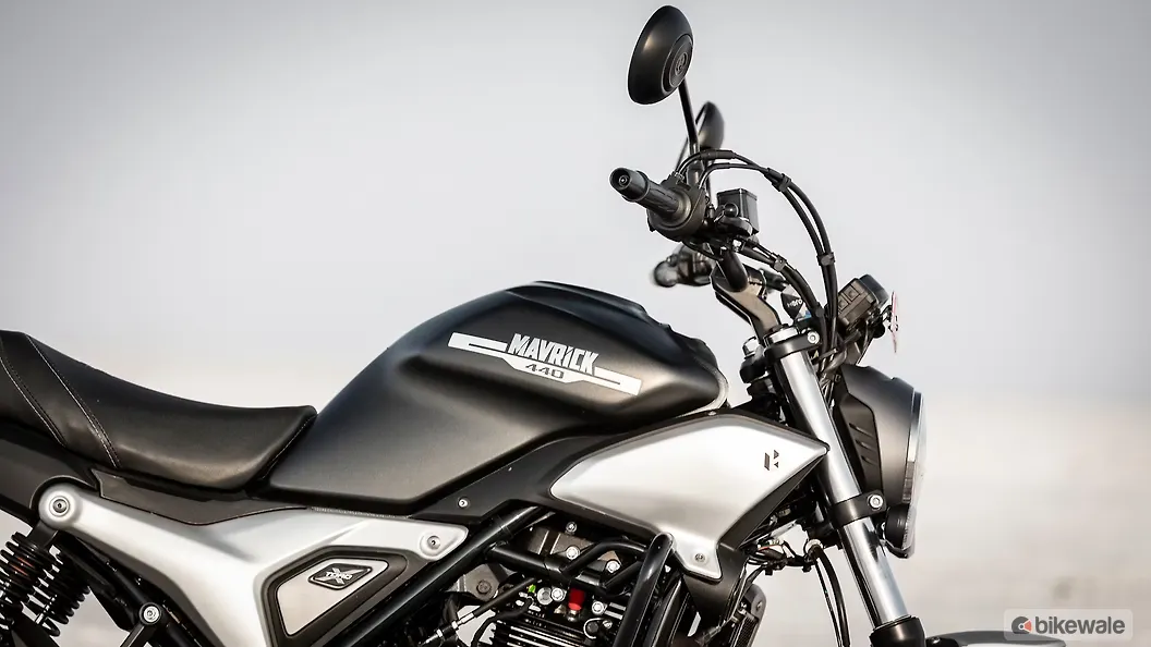 Hero Mavrick 440 Right Side View Image – BikeWale