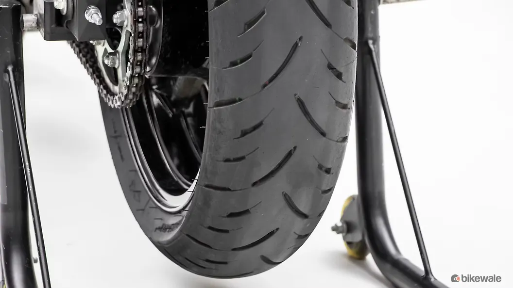 Kawasaki Ninja 500 [2024-2025] Side Stand Image – BikeWale