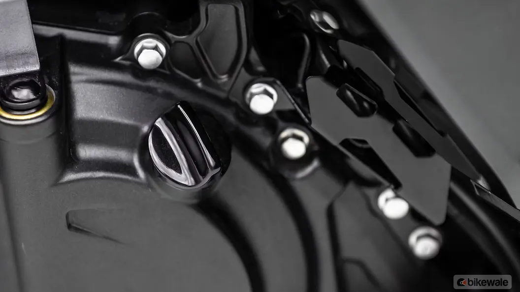 Kawasaki Ninja 500 [2024-2025] Oil Cap/Dipstick Image – BikeWale