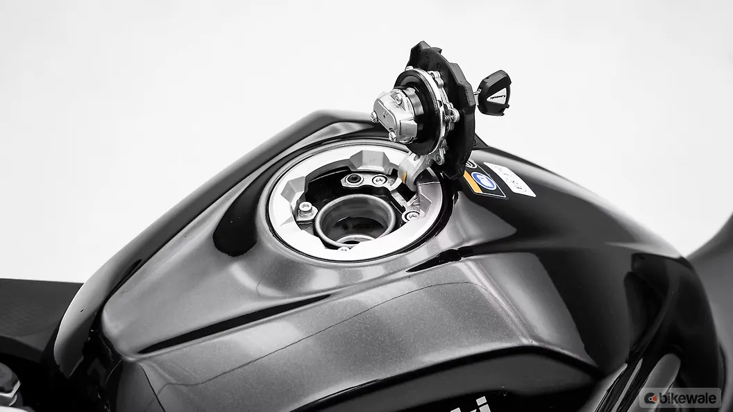 Kawasaki Ninja 500 [2024-2025] Branding/Fuel Tank Decal Image – BikeWale