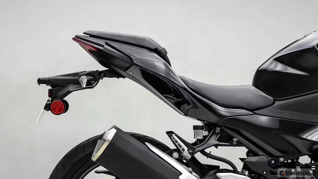 Kawasaki Ninja 500 [2024-2025] Rear Alloy Wheel Image – BikeWale