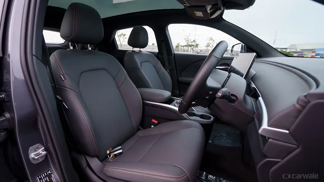 VF 6 Front Row Seats Image, VF 6 Photos in India - CarWale